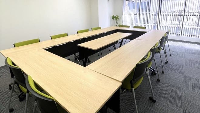 【大手町駅徒歩5分】大型モニター・光回線Wifi・設備すべて無料!室外に喫煙スペースあり!の写真1