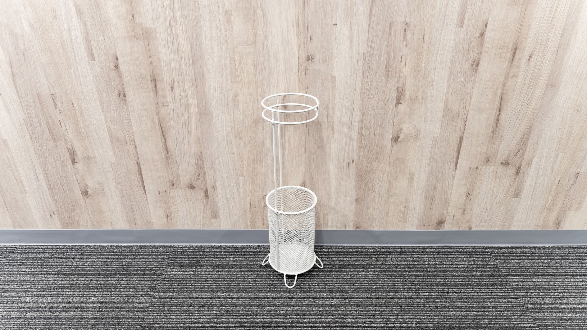 ✨2号店OPEN✨【新宿駅3分】12席、光回線高速WiFi、モニター・ホワイトボード完備☆1日1回スタッフ完全清掃の会議室の写真16