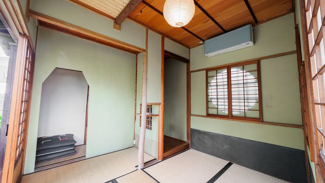 【長野・松本】住宅街の森の中にあるお茶室 ふちあん村 無料駐車場の写真1