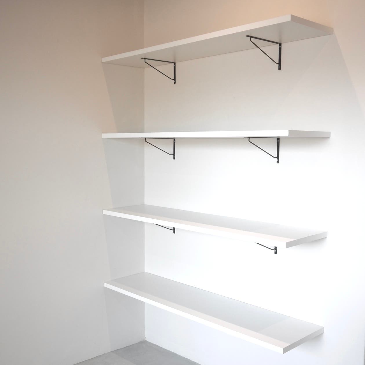 横浜駅/モルタル床に白壁の撮影スタジオ・ポップアップスペースの写真9