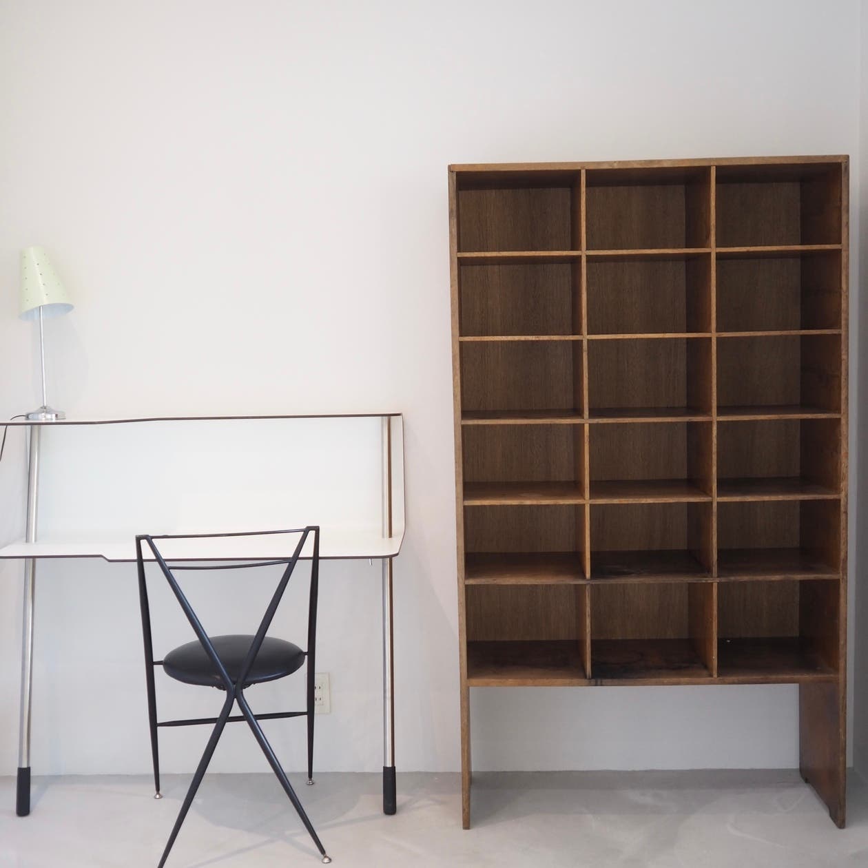 横浜駅/モルタル床に白壁の撮影スタジオ・ポップアップスペースの写真15