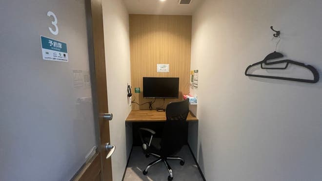 【¥330/30分!小岩駅から1分】モニター・フリードリンク付き1名個室(個室3)※予約時間前は入室不可の写真2