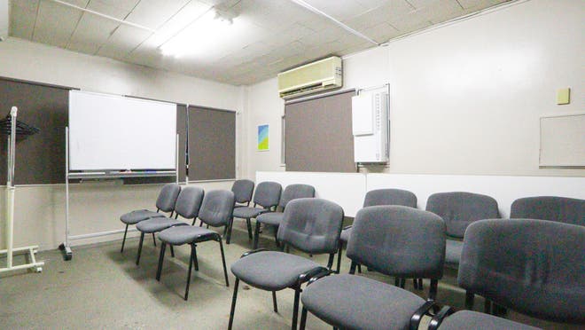 【飯田橋駅A2出口から20秒・JR改札間近・最安】会議向け!天吊りプロジェクター・WiFi無料!ふれあい貸し会議室 飯田橋No9の写真7