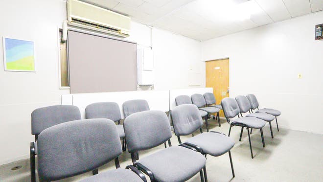 【飯田橋駅A2出口から20秒・JR改札間近・最安】会議向け!天吊りプロジェクター・WiFi無料!ふれあい貸し会議室 飯田橋No9の写真8