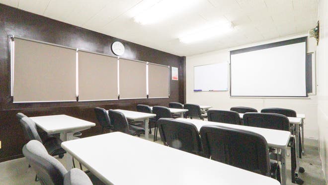 【最安!飯田橋駅A2出口20秒・JR改札間近】セミナー向け!天吊りプロジェクター・WiFi無料!ふれあい貸し会議室 飯田橋No8の写真3