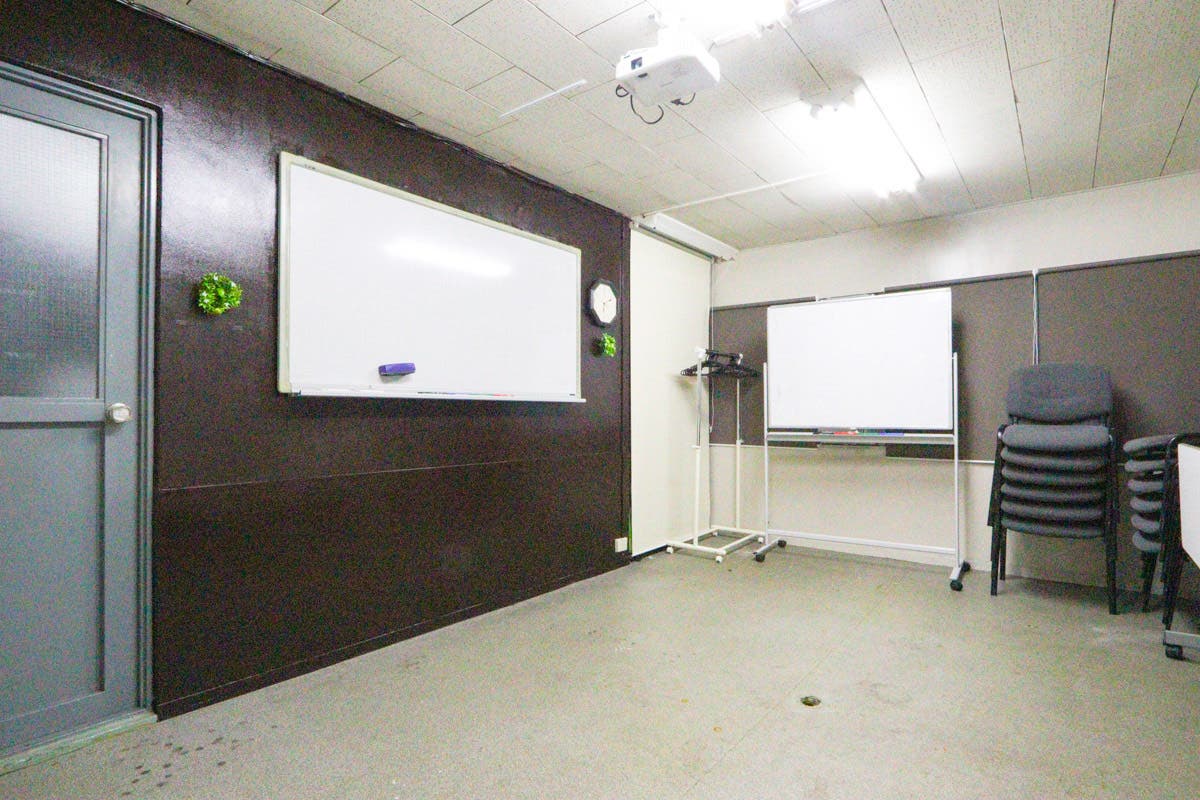 【飯田橋駅A2出口から20秒・JR改札間近・最安】会議向け！天吊りプロジェクター・WiFi無料！ふれあい貸し会議室 飯田橋No9の写真10