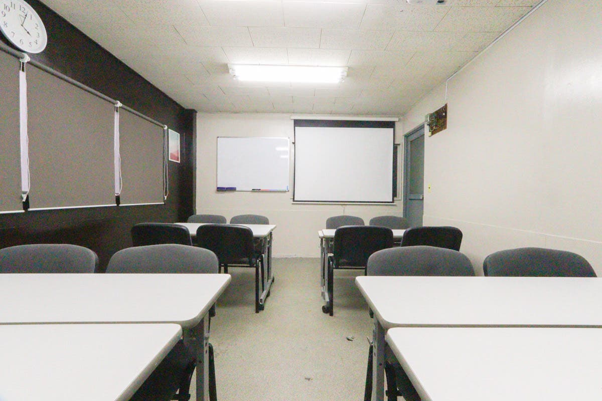 【最安！飯田橋駅A2出口20秒・JR改札間近】セミナー向け！天吊りプロジェクター・WiFi無料！ふれあい貸し会議室 飯田橋No8の写真8