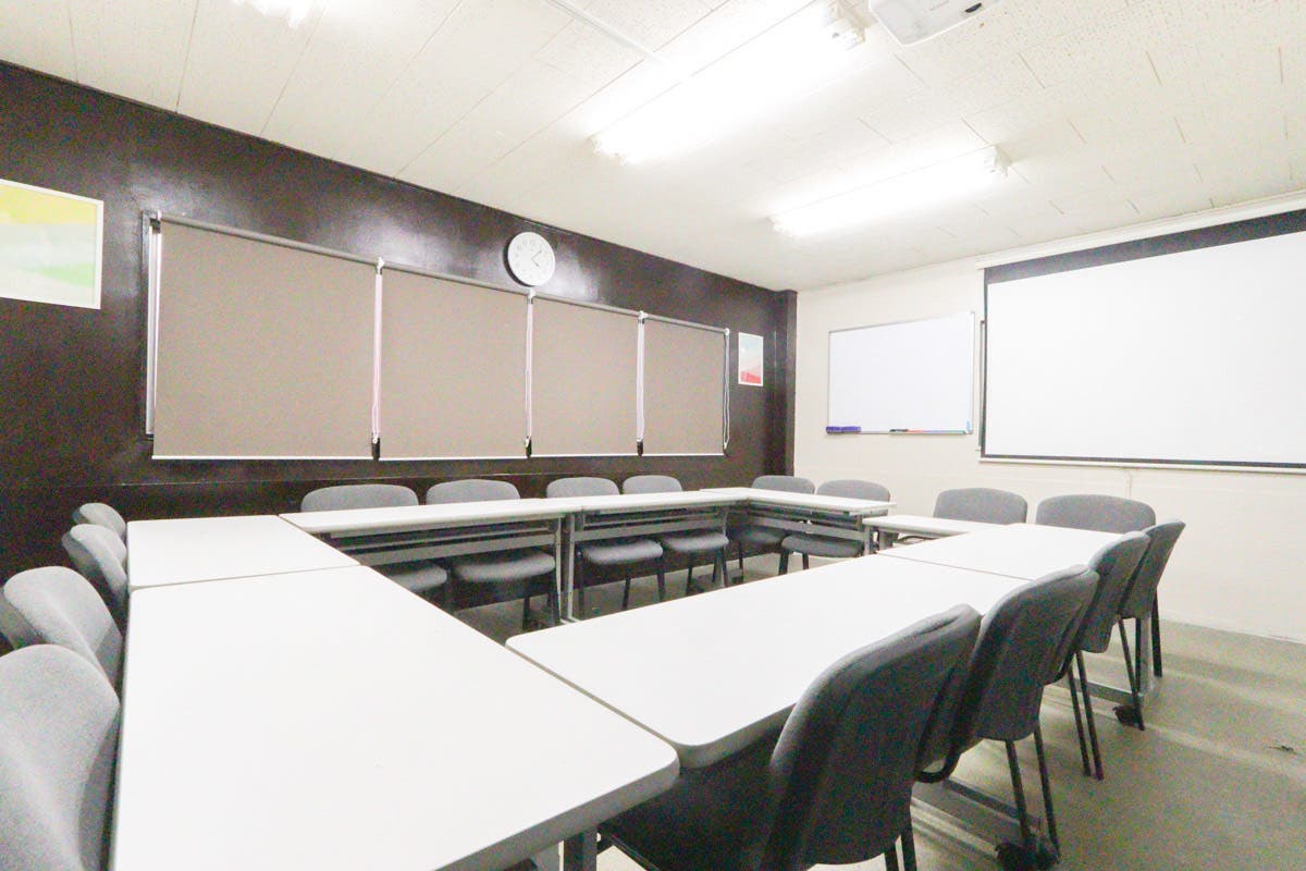 【最安！飯田橋駅A2出口20秒・JR改札間近】セミナー向け！天吊りプロジェクター・WiFi無料！ふれあい貸し会議室 飯田橋No8の写真10