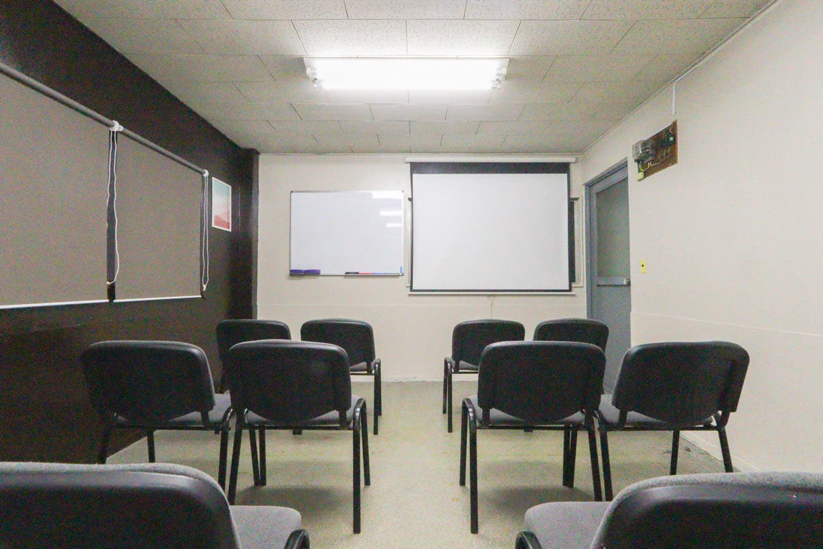 【最安！飯田橋駅A2出口20秒・JR改札間近】セミナー向け！天吊りプロジェクター・WiFi無料！ふれあい貸し会議室 飯田橋No8の写真12