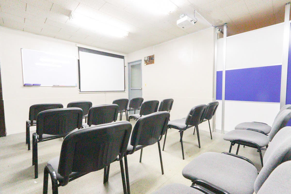 【最安！飯田橋駅A2出口20秒・JR改札間近】セミナー向け！天吊りプロジェクター・WiFi無料！ふれあい貸し会議室 飯田橋No8の写真13