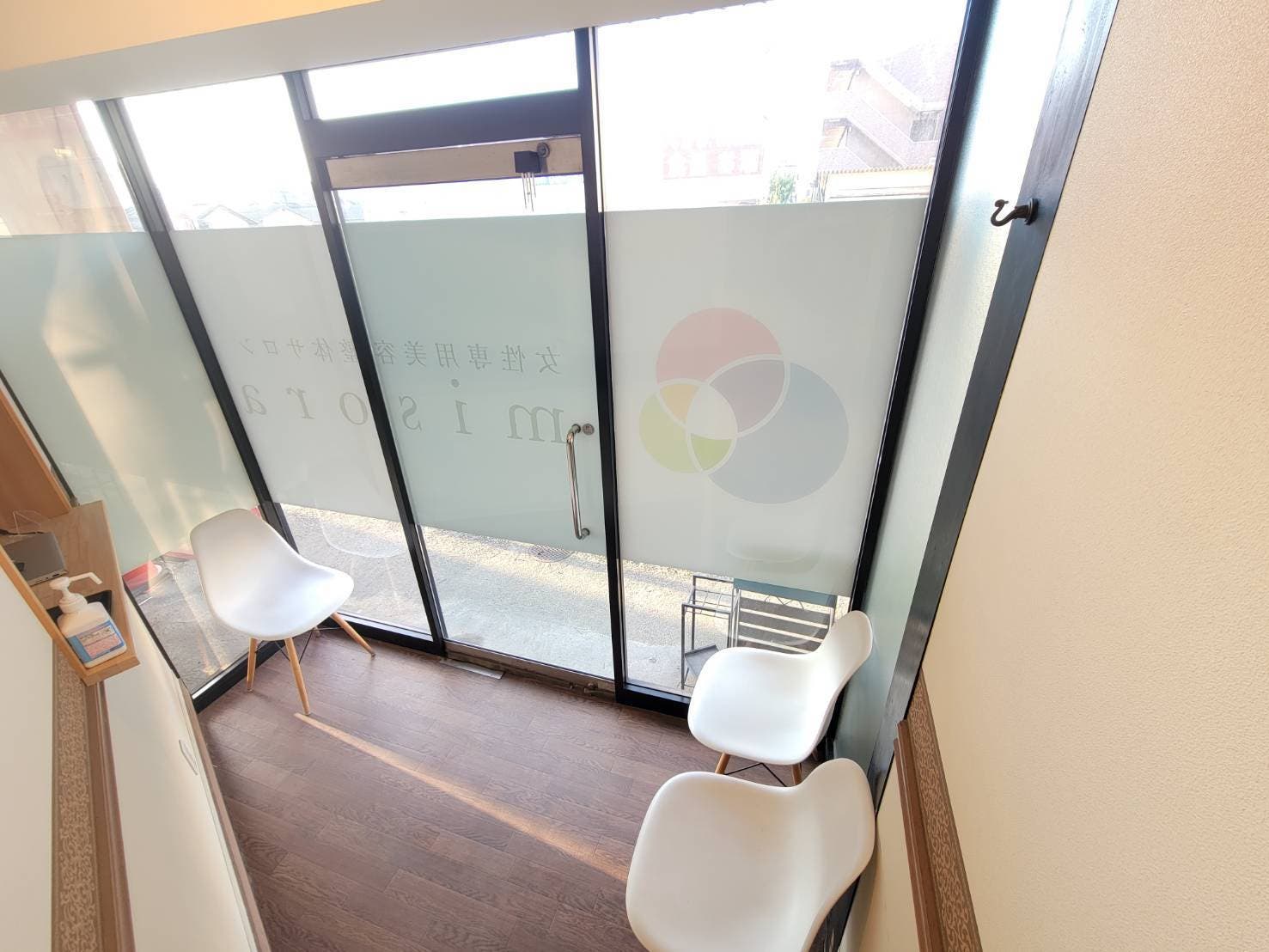 施術ベッド完備のレンタルサロンスペースの写真7