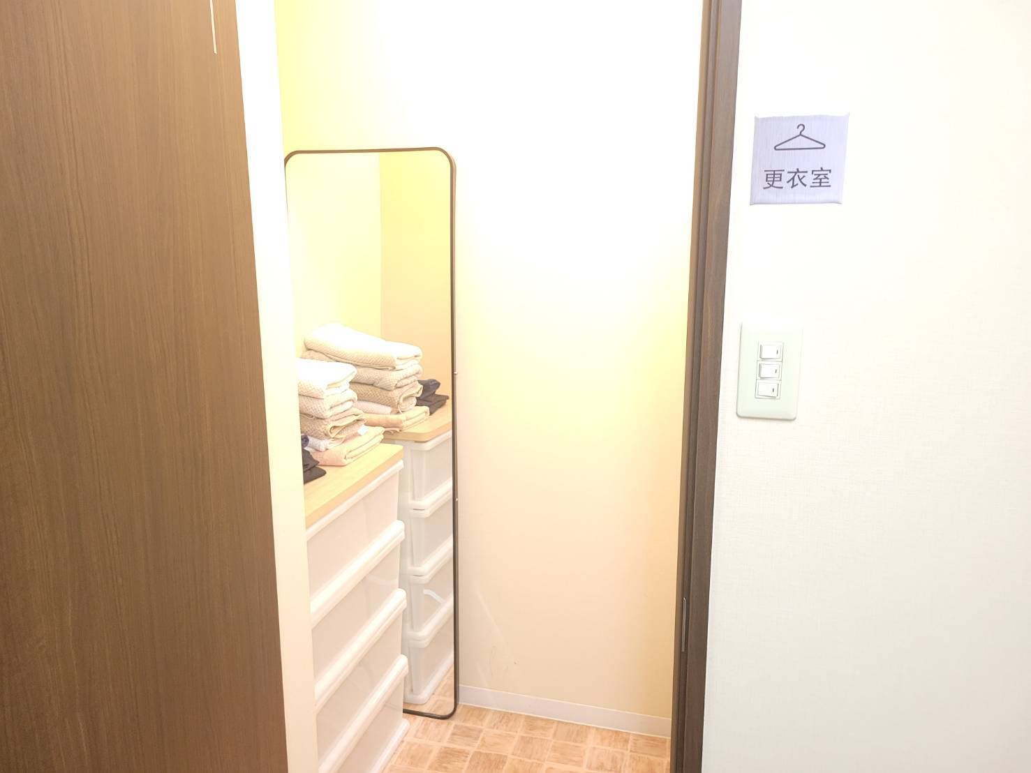 施術ベッド完備のレンタルサロンスペースの写真9