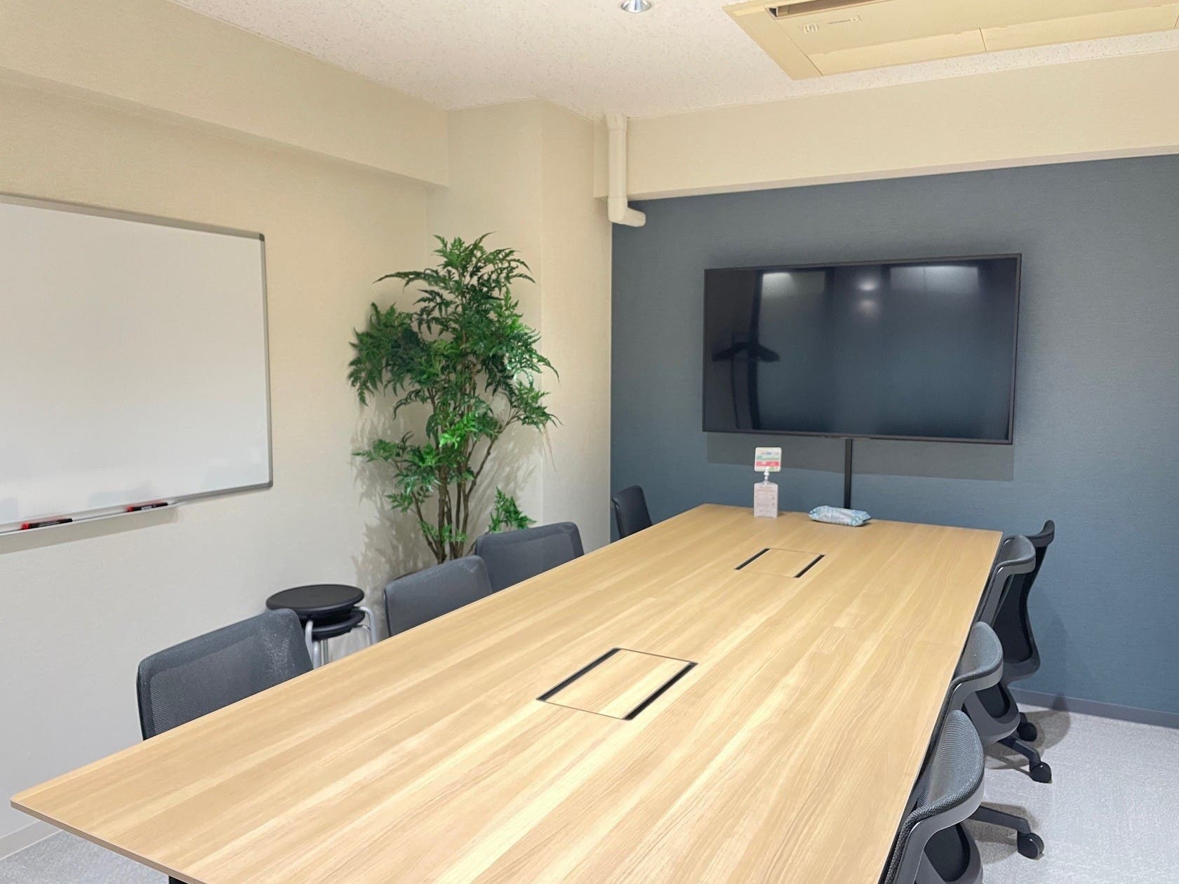 会議室 01(8名)の写真1