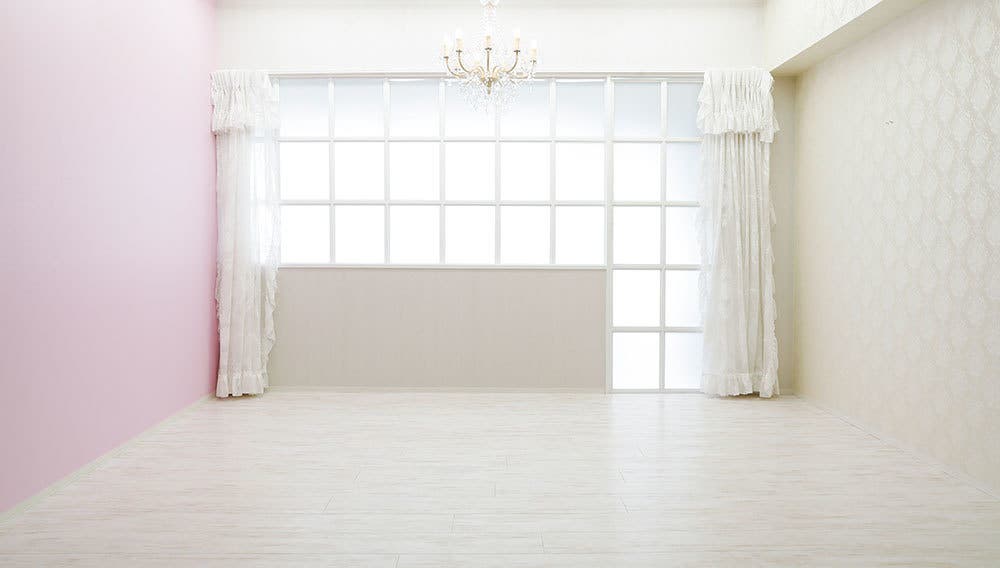 【新宿区】自然光差し込むアンティーク調スタジオ｜駅徒歩4分｜クリスマス装飾🎄多数｜広告｜アパレル｜作品撮りなどの写真5