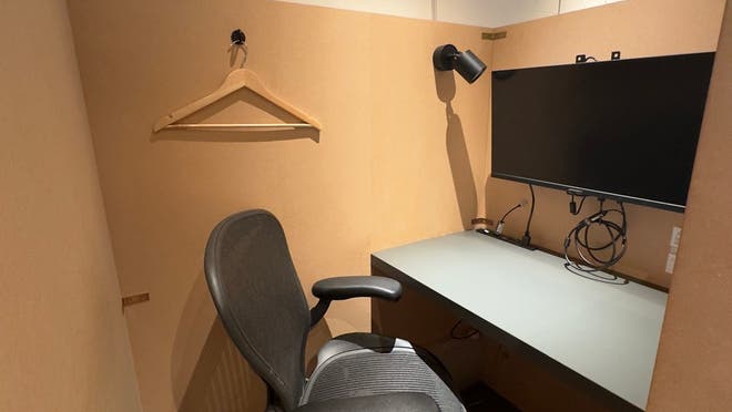 アーロンチェアブース1 WCOFFEE - Wワークスペース 大塚の写真1