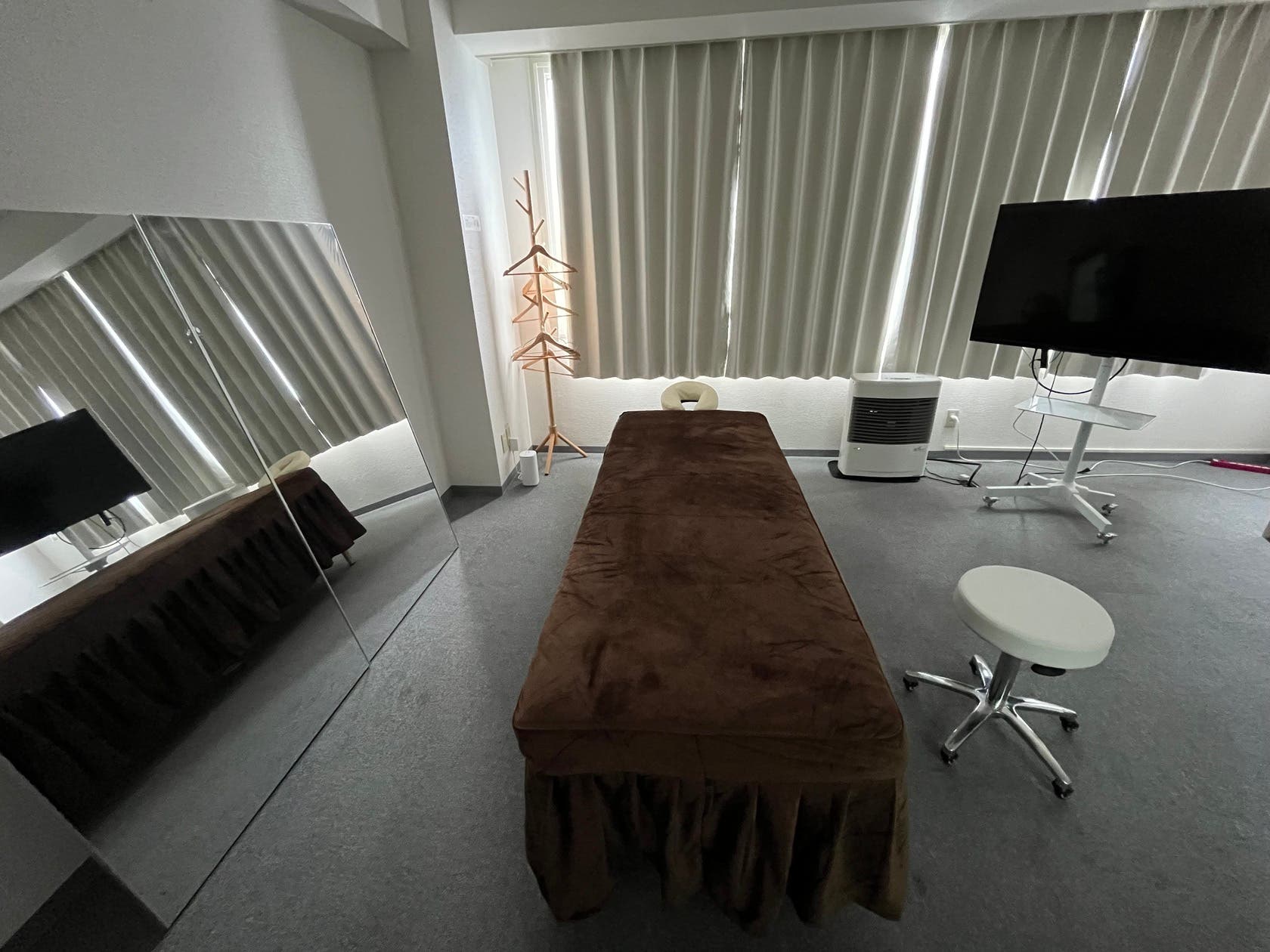 ＜フルーツ会議室🍋大通＞【室内動画】⭐️ｲﾝﾎﾞｲｽ対応⭐️50㌅TV⭐️大鏡⭐️飲食可⭐️ﾊﾟｰﾃｨ・ｻﾛﾝ整体の写真10