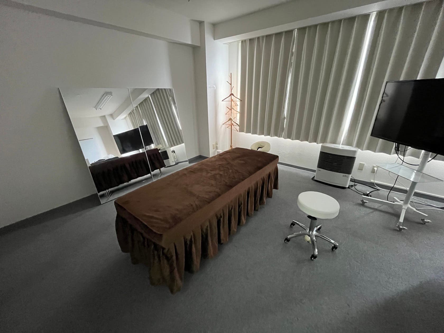 ＜フルーツ会議室🍋大通＞【室内動画】⭐️ｲﾝﾎﾞｲｽ対応⭐️50㌅TV⭐️大鏡⭐️飲食可⭐️ﾊﾟｰﾃｨ・ｻﾛﾝ整体の写真11