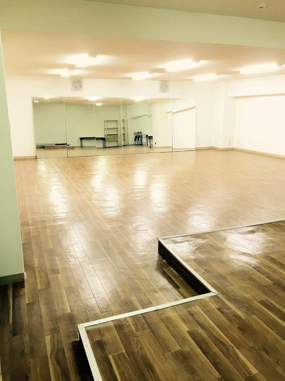 【池袋駅徒歩10分】都心で格安／ダンスのできるレンタルスタジオ／大型鏡約6m／ダンス・ヨガ・ピラティス・演劇などの写真3