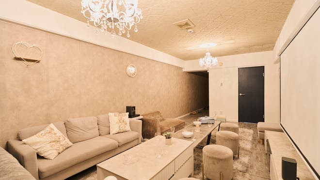 大人気エリア🉐50%割引🎊駅徒歩5分🚉大型スクリーン💫🍷女子会🍰推し活💞撮影📸デート👫鍋パ🍲歓迎会の写真4