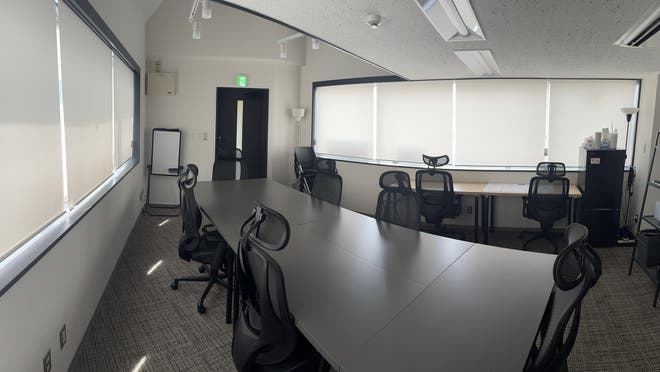 D席(4階コワーキング)1名分の利用(複数名でのご利用は人数分の予約をお願いします)の写真1