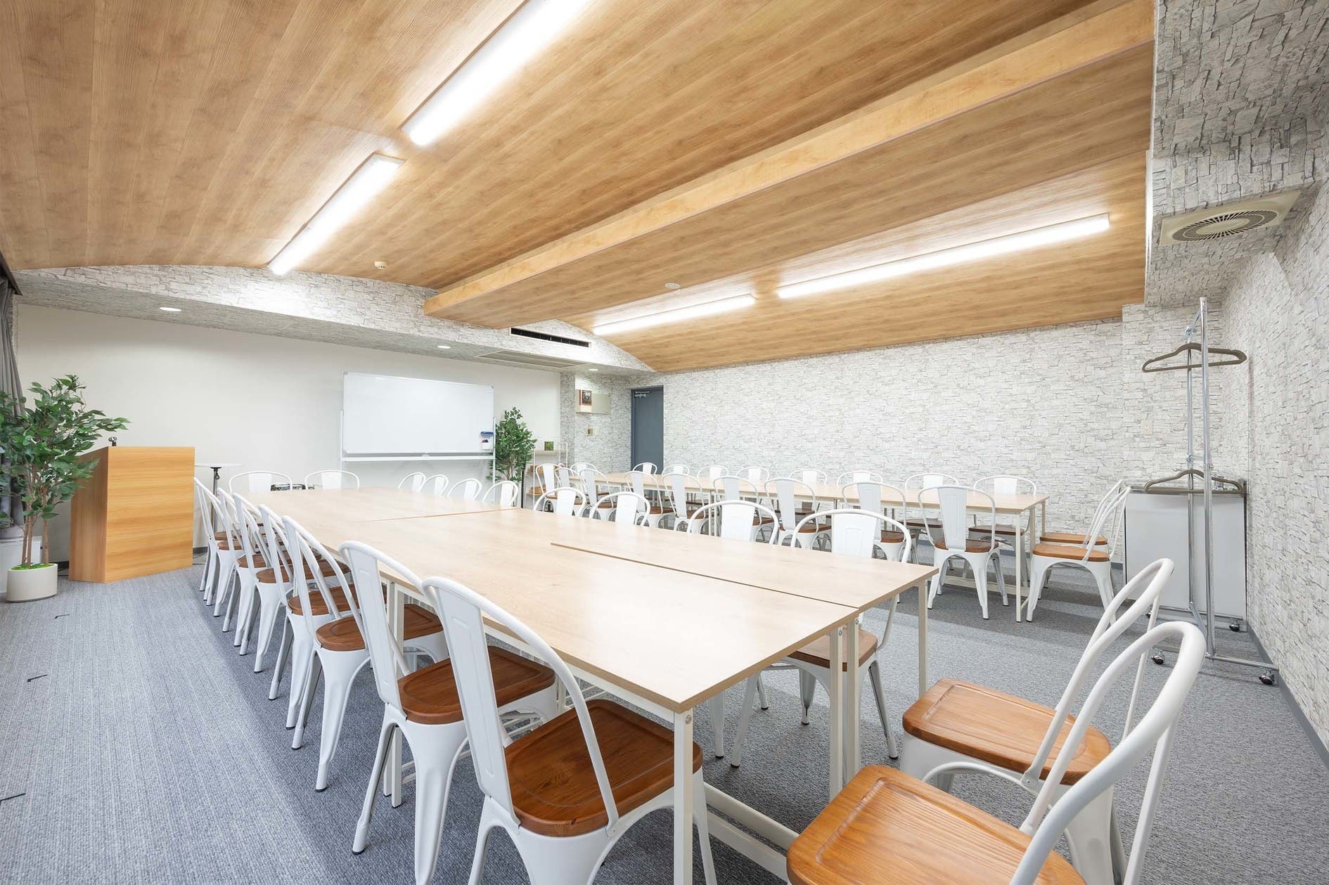 水道橋駅徒歩10秒/最大36名/会議室/セミナー/懇親会/ボードゲームの写真10