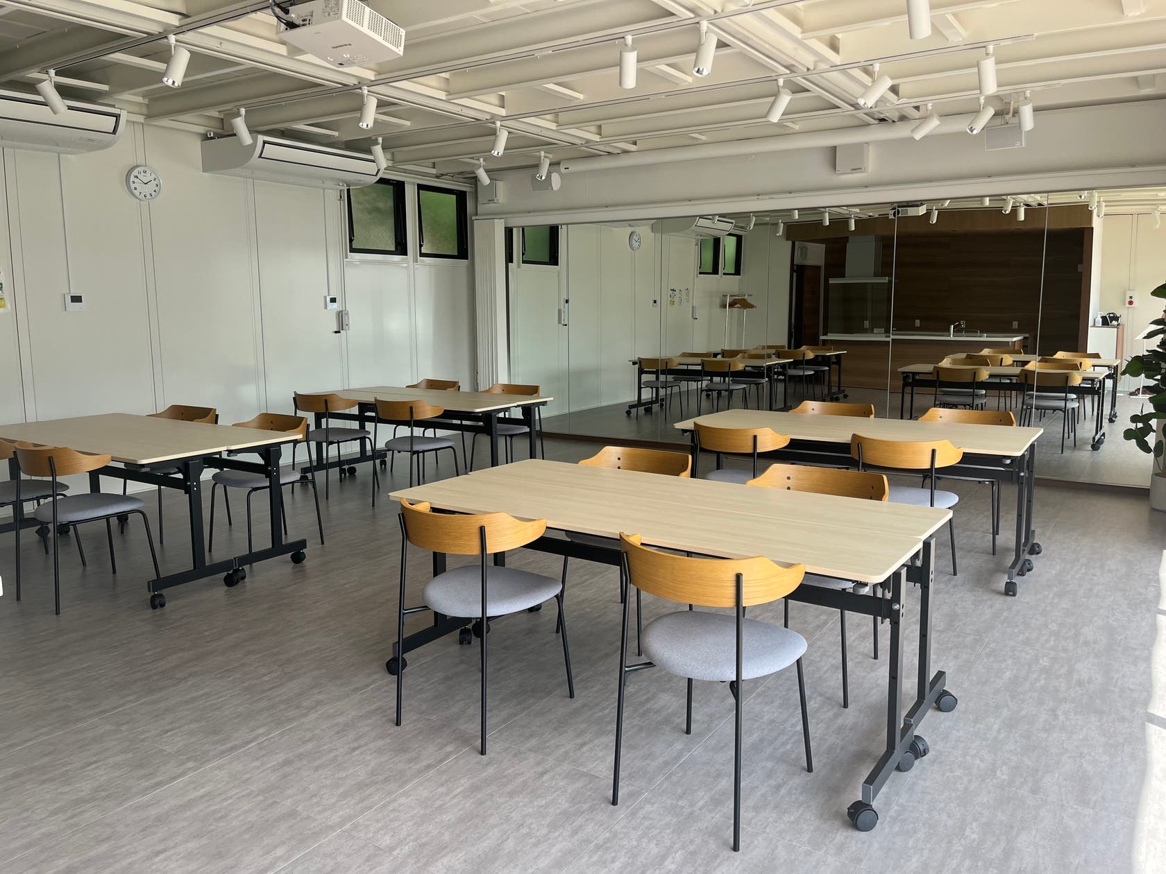 【Community】✨U-SPACE郡山中央店✨大鏡やプロジェクターなどが充実しています♪Wi-Fi/郡山市の写真5