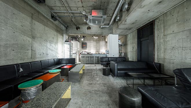 🌟格安利用キャンペーン実施中🌟【西武新宿駅徒歩6分】🔵モダンなインテリアとコンクリート造りの空間🔵撮影にぴったり🌟の写真1