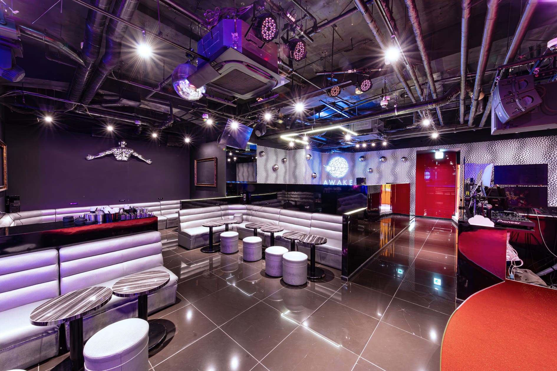 🌟格安利用キャンペーン実施中🌟【新宿三丁目駅徒歩7分】本格的な音響機材のクラブのようなホストクラブ/撮影・イベントで利用可能の写真7