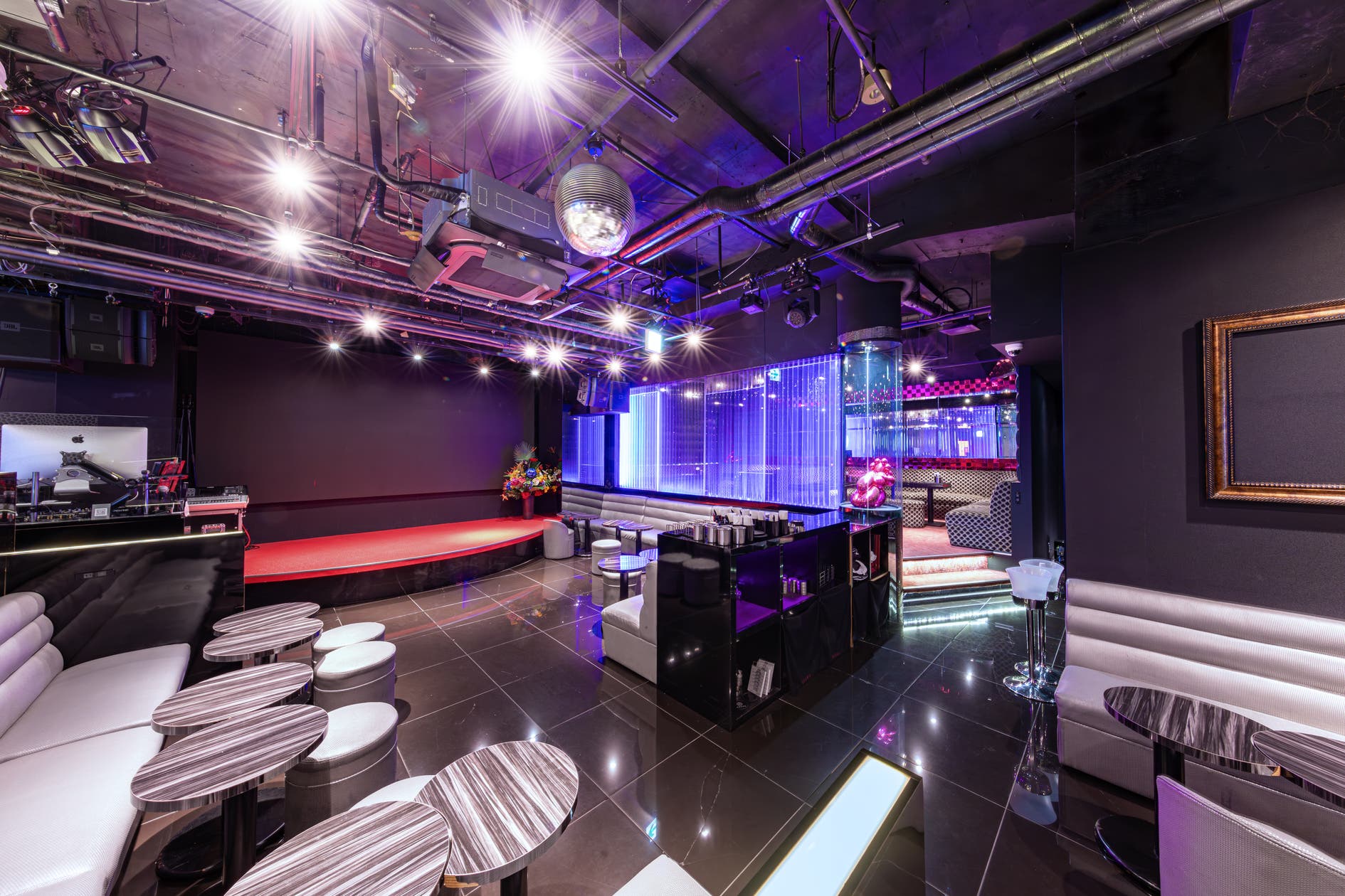 🌟格安利用キャンペーン実施中🌟【新宿三丁目駅徒歩7分】本格的な音響機材のクラブのようなホストクラブ/撮影・イベントで利用可能の写真6