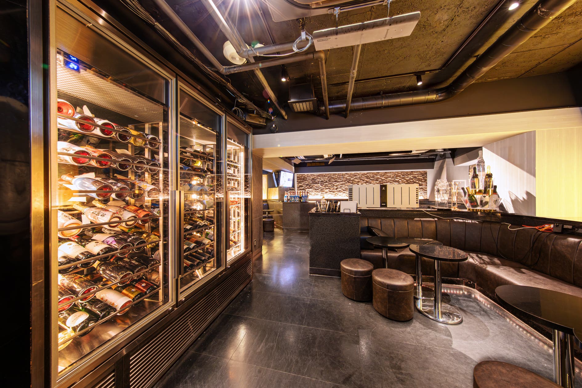 🌟格安利用キャンペーン実施中🌟【東新宿駅徒歩7分】拡大移転したホストクラブ！シックな内装です。/撮影・イベント等でご利用可能の写真4