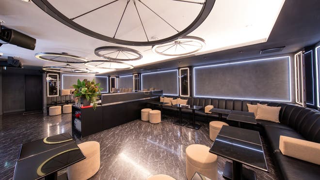 🌟格安利用キャンペーン実施中🌟【東新宿駅徒歩6分】ピンクとホワイトの照明が印象的なホストクラブ/撮影・イベント等でご利用可能の写真8