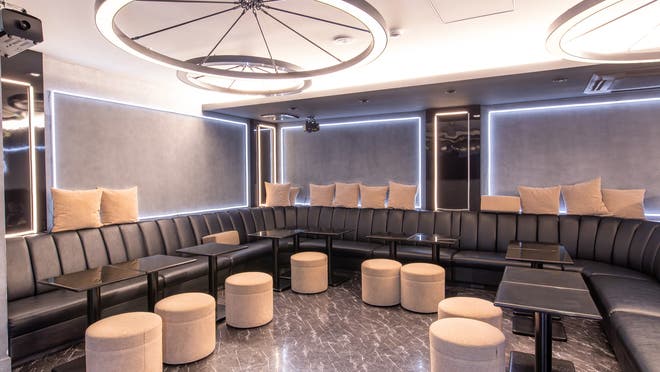 🌟格安利用キャンペーン実施中🌟【東新宿駅徒歩6分】ピンクとホワイトの照明が印象的なホストクラブ/撮影・イベント等でご利用可能の写真6