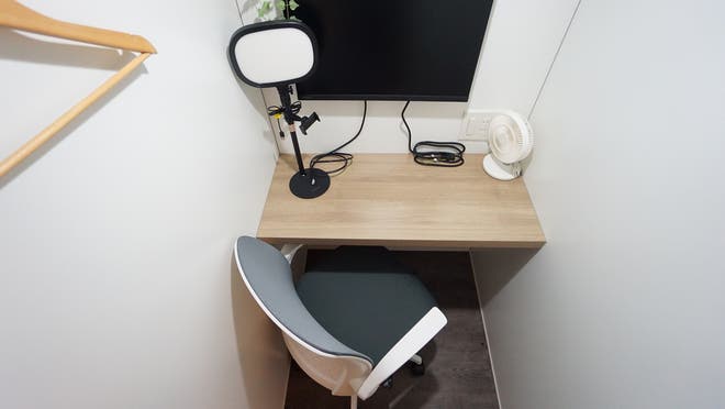 <ワークブース関内No.2>関内駅徒歩4分✨完全個室🚪Wi-Fi📶モニター🖥電源🔌テレワーク/面接/自習/作業の写真2