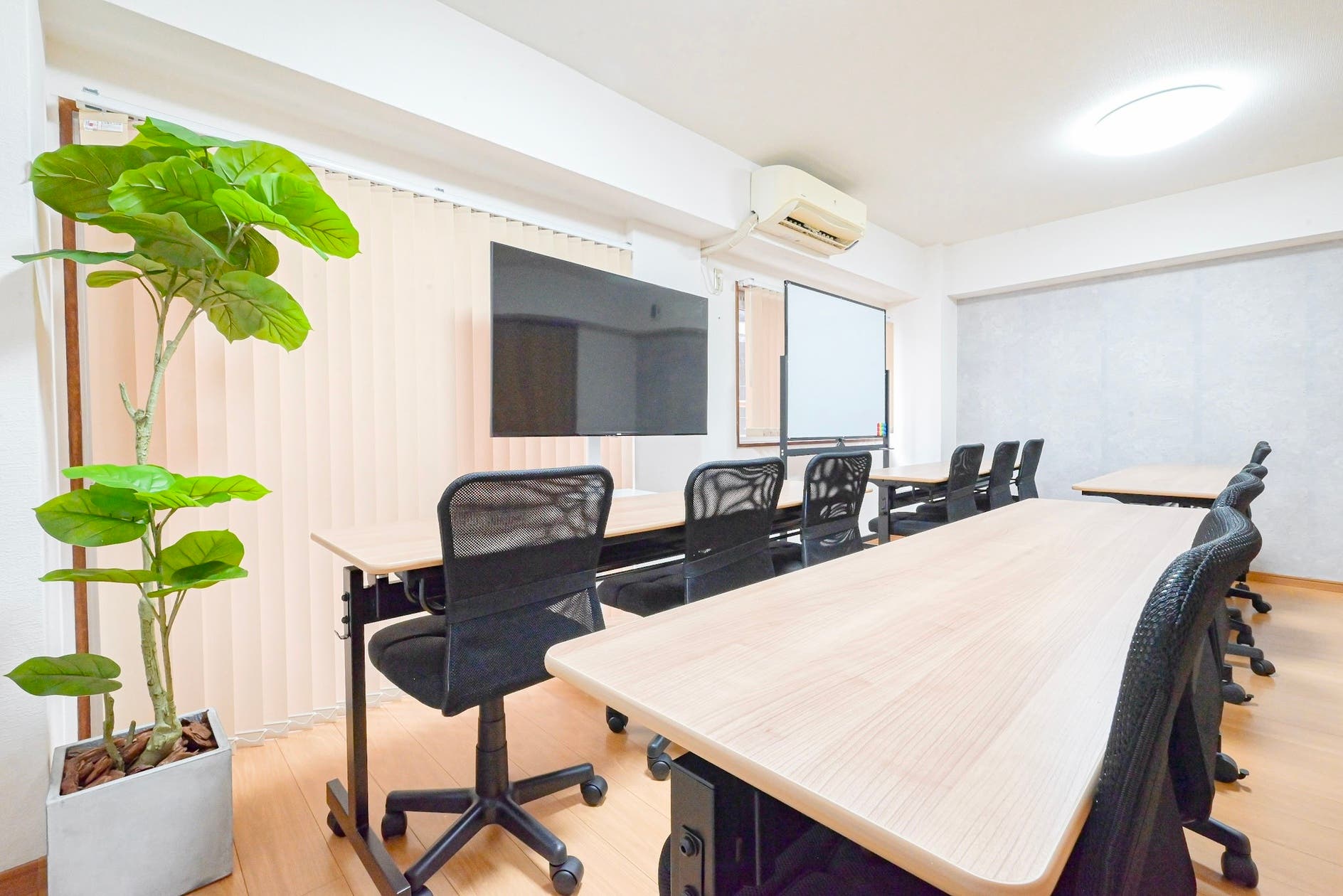 【駅近/スマイリー会議室】名古屋 徒歩5分/最大15名/Wi-Fi有/セミナー/Web会議/モニター/ボードゲームの写真5