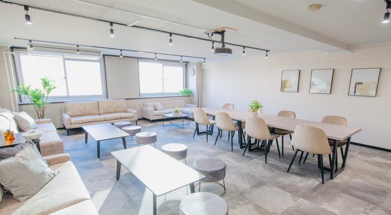 【フィオーレ名古屋】＜久屋大通駅3分🚃＞最大25名/100㌅スクリーン/🆗飲食🆗/懇親会/パーティ/💻ビジネスに最適💻