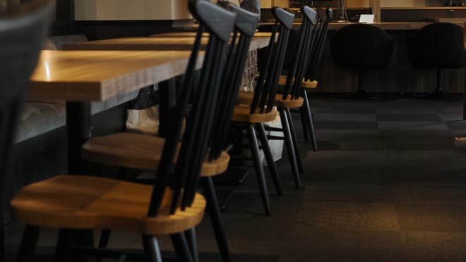 新橋駅徒歩2分!コワーキング席】有人受付/落ち着いた雰囲気/Wi-Fi/モニター/ドリンクバー完備の写真4