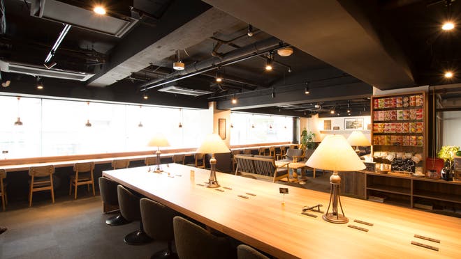 新橋駅徒歩2分!コワーキング席】有人受付/落ち着いた雰囲気/Wi-Fi/モニター/ドリンクバー完備の写真5