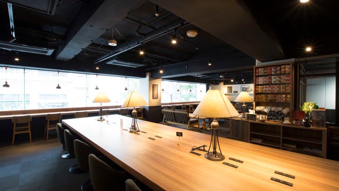 新橋駅徒歩2分!コワーキング席】有人受付/落ち着いた雰囲気/Wi-Fi/モニター/ドリンクバー完備の写真10