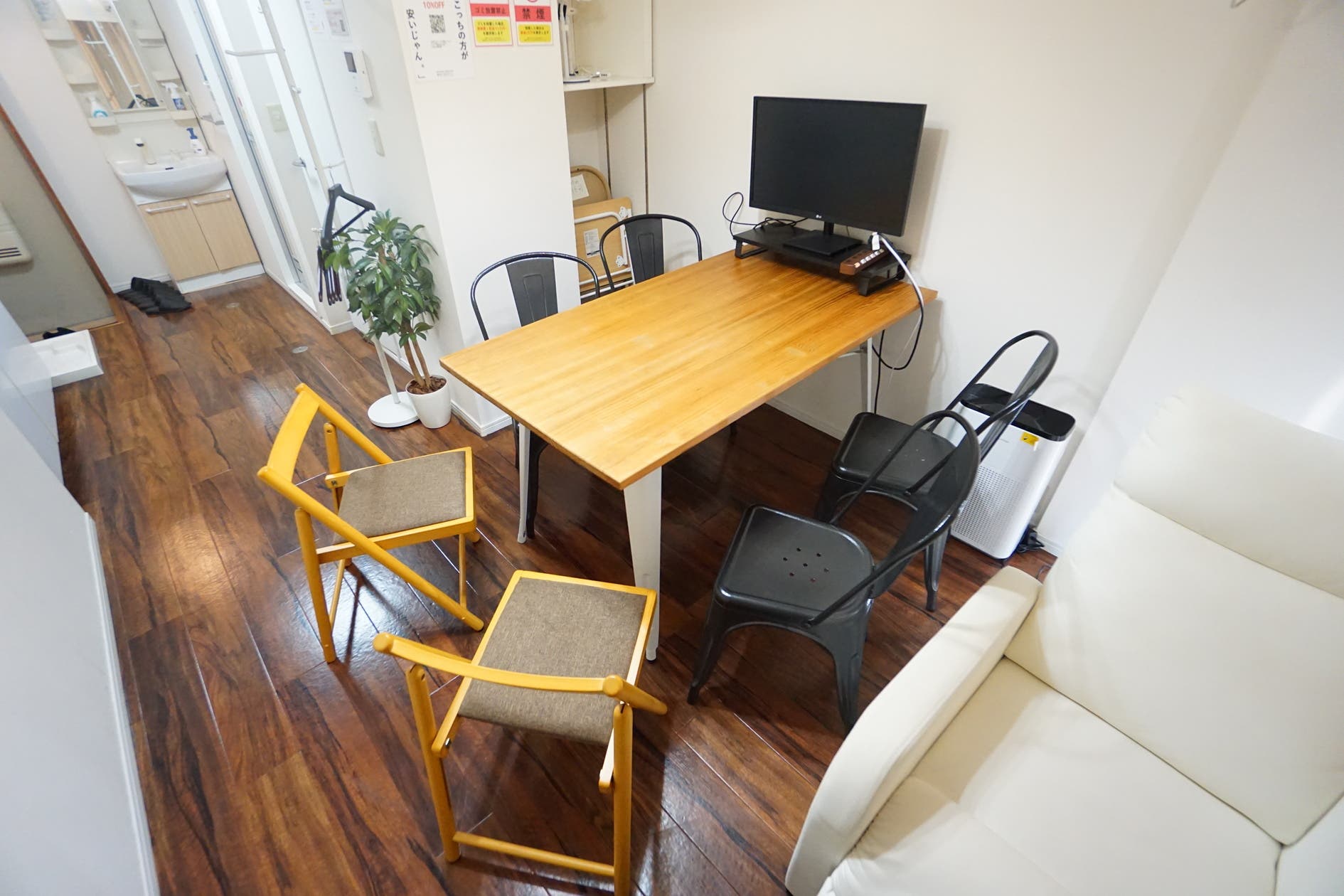 期間限定550円！＜関内ワーク＆サロンスペース402＞リクライニングチェア/モニター/Wi-Fiあり！テレワーク/ネイルの写真3