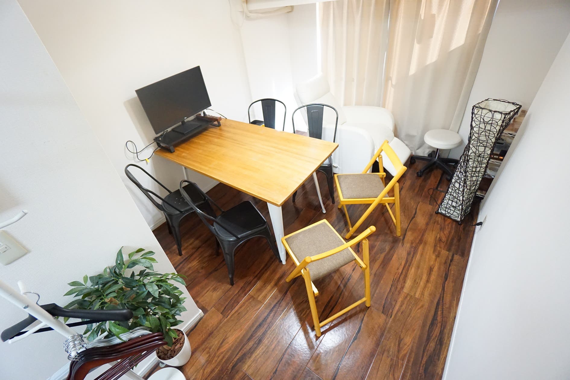 期間限定550円！＜関内ワーク＆サロンスペース402＞リクライニングチェア/モニター/Wi-Fiあり！テレワーク/ネイルの写真1