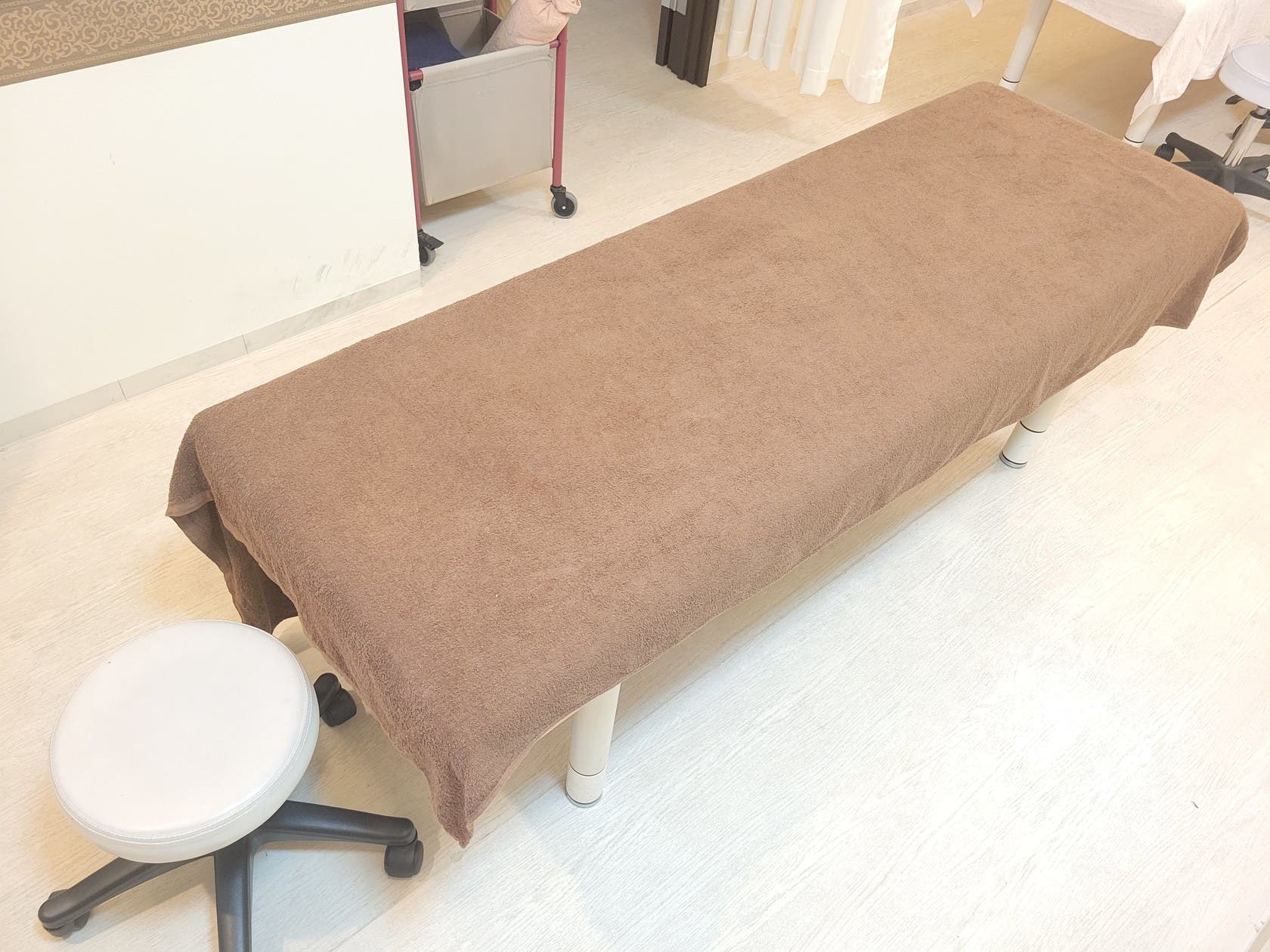 施術ベッド完備のレンタルサロンスペースの写真5