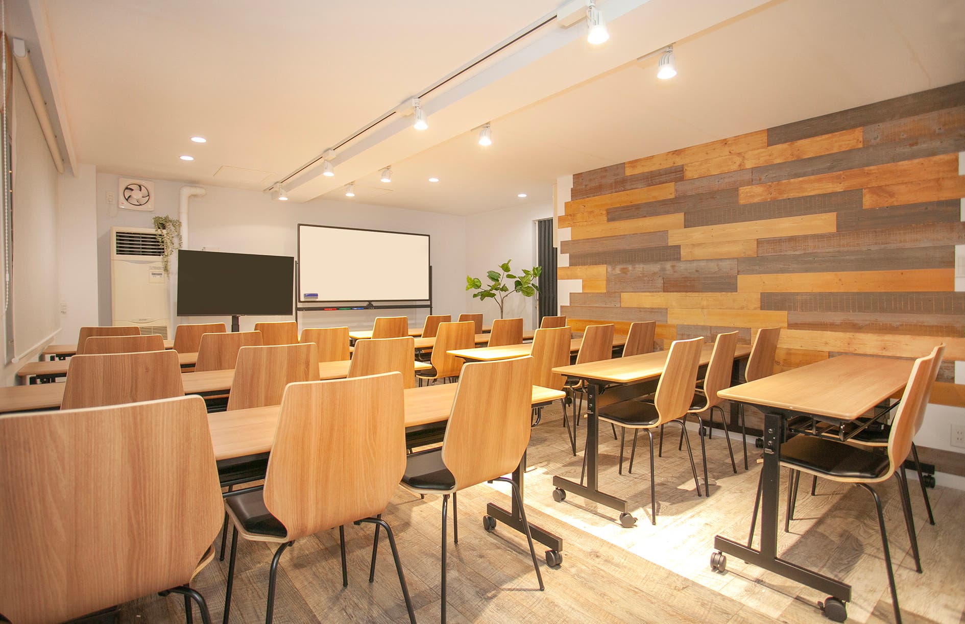 神田駅徒歩2分!/最大30名/土足利用可/会議/セミナー/面接/懇親会/ボードゲーム/女子会等/飲食お酒可/会議室KS8神田の写真8