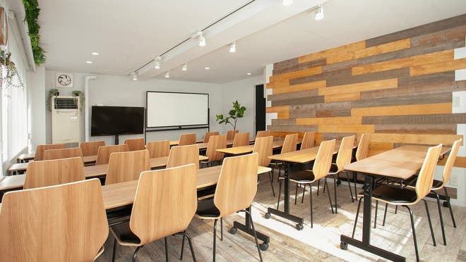 神田駅徒歩2分!/最大30名/土足利用可/会議/セミナー/面接/懇親会/ボードゲーム/女子会等/飲食お酒可/会議室KS8神田の写真1