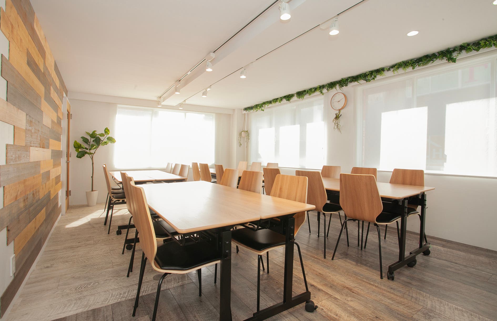 神田駅徒歩2分!/最大30名/土足利用可/会議/セミナー/面接/懇親会/ボードゲーム/女子会等/飲食お酒可/会議室KS8神田の写真10