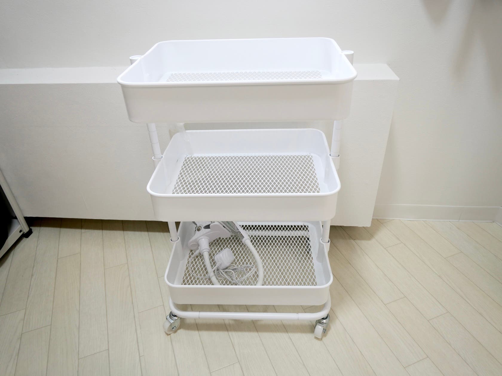 【新宿西口駅10秒】新宿駅2分の超駅近🚶｜電動昇降式ベットを完備👌｜新宿最安🉐｜洗練された清潔感のある内装｜🌱レンタルサロンの写真22