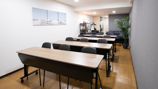 【大手町/神田駅徒歩5分】16名収容🛜光Wi-Fi🌇プロジェクター🗝️鍵無し入室可📊会議📷撮影/動画配信🃏ボドゲに最適の写真4