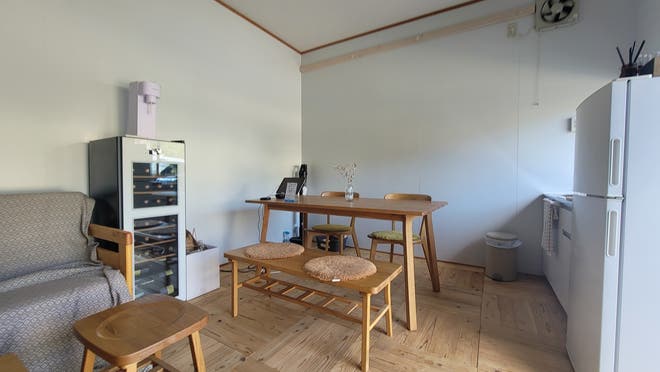 宮ヶ瀬湖畔の古民家離れにあるリビングのような空間の写真5