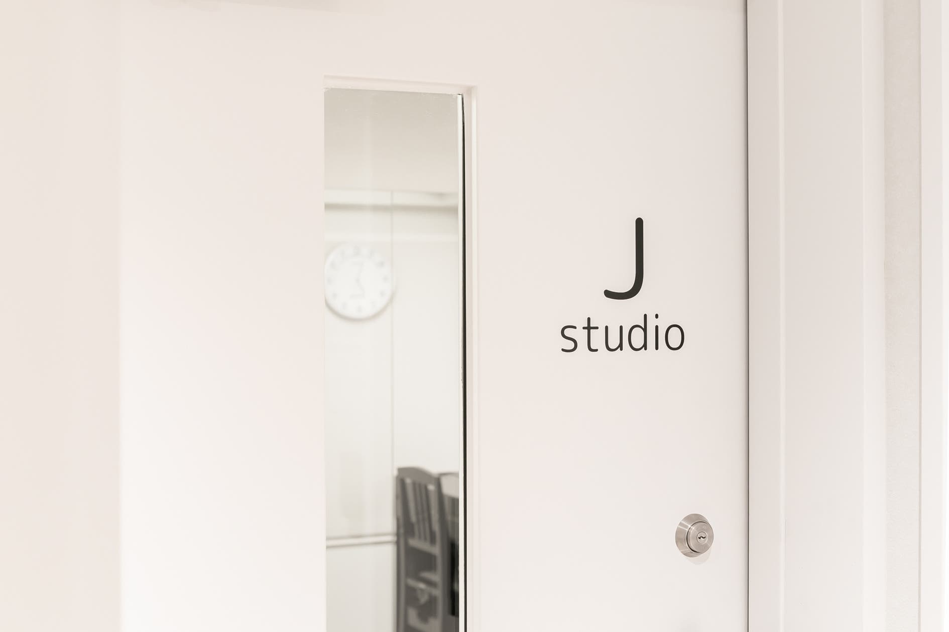 【Jst】東中野駅近、防音、清潔で快適、壁一面鏡張り、24時間OK、電子ピアノ、ネット完備。楽器・歌の練習、レッスン、撮影の写真4