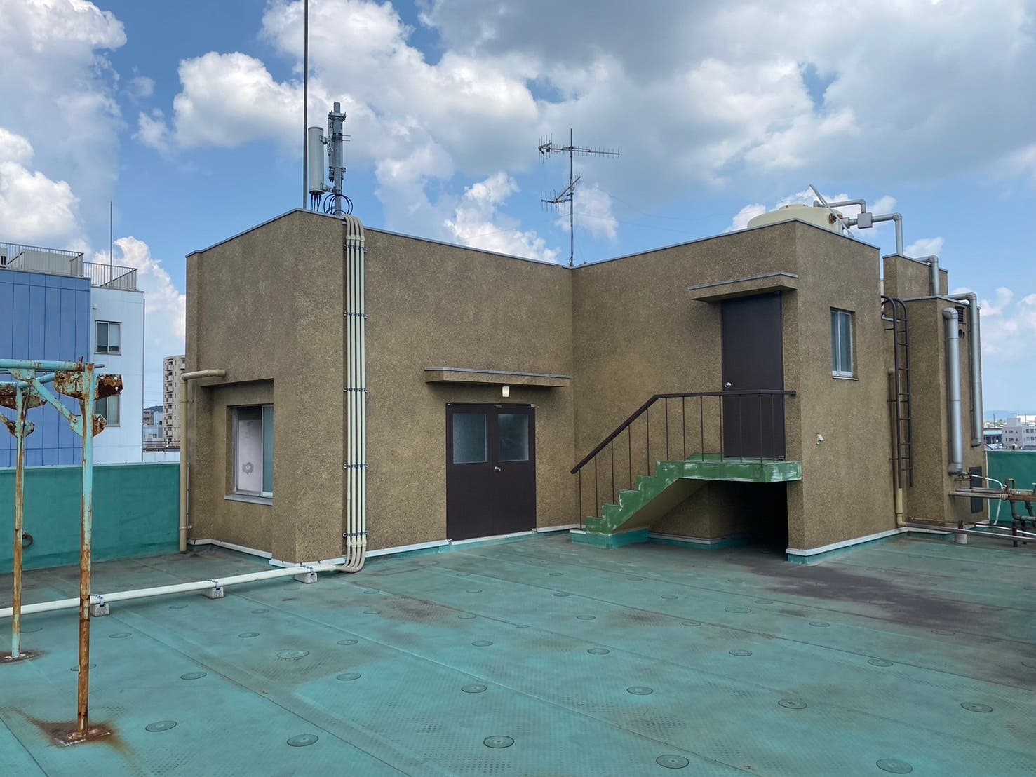 JR福山駅東口より徒歩8分！開放的な屋上を写真撮影やヨガスタジオとしてご利用いただけます！の写真8