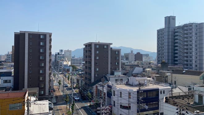 JR福山駅東口より徒歩8分!開放的な屋上を写真撮影やヨガスタジオとしてご利用いただけます!の写真1
